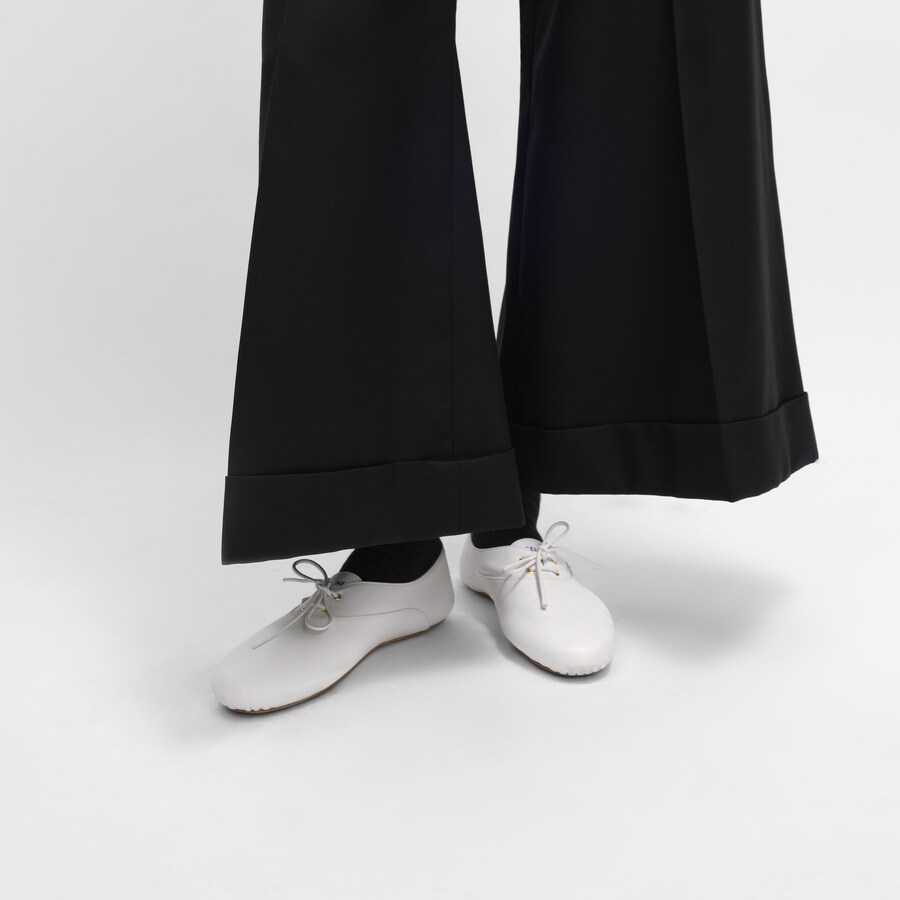 BALLET - CHAUSSURE À LACETS EN CUIR D'AGNEAU - ULTRA BLANC | CELINE